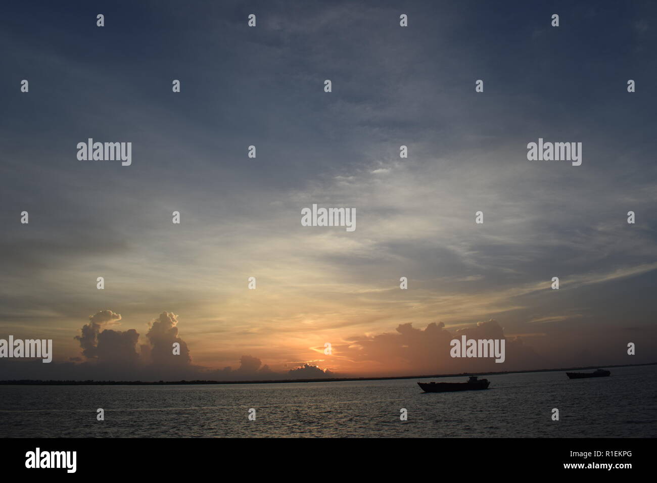 Rever hi-res stock photography and images - Alamy