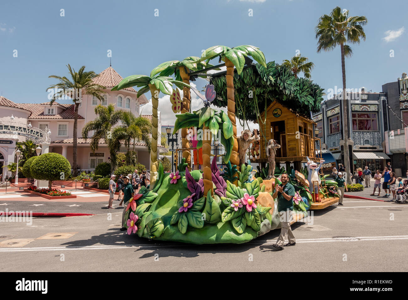 Dora the explorer float hi-res stock photography and images - Alamy