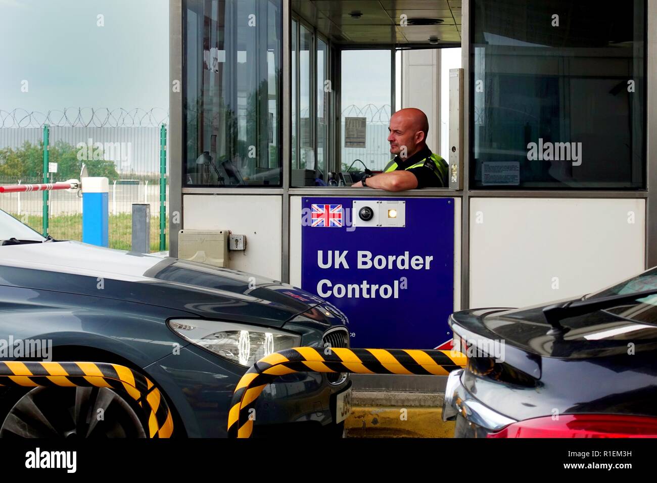 Border security uk and france hi-res stock photography and images - Alamy