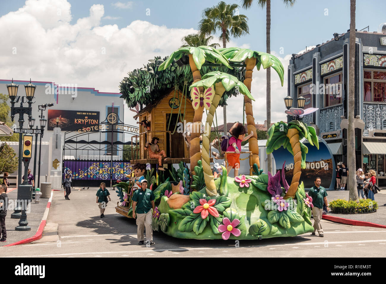 Dora the explorer float hi-res stock photography and images - Alamy