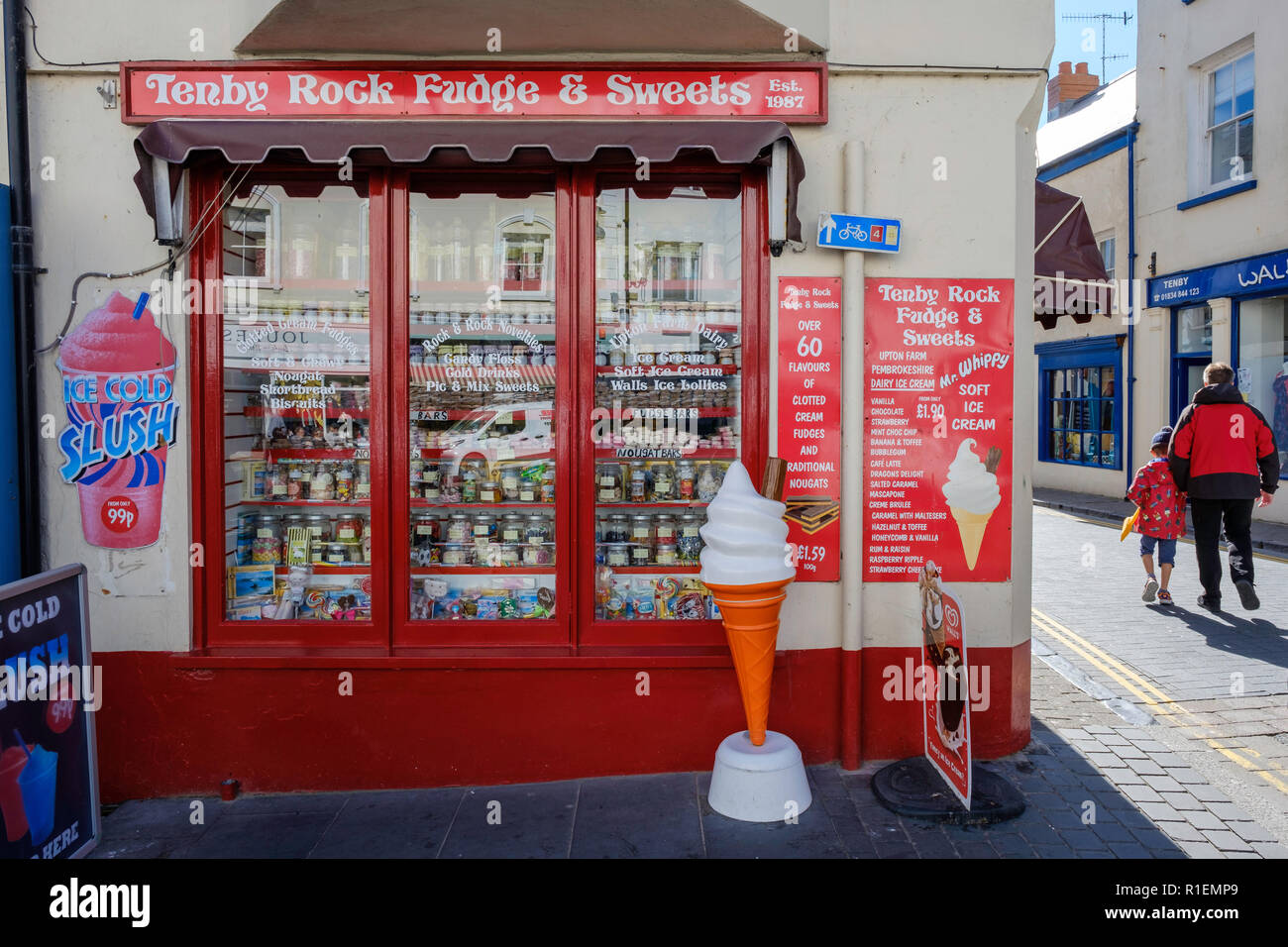 SWEET SHOP IN TENBY PEMBROKESHIRE Stock Photo - Alamy