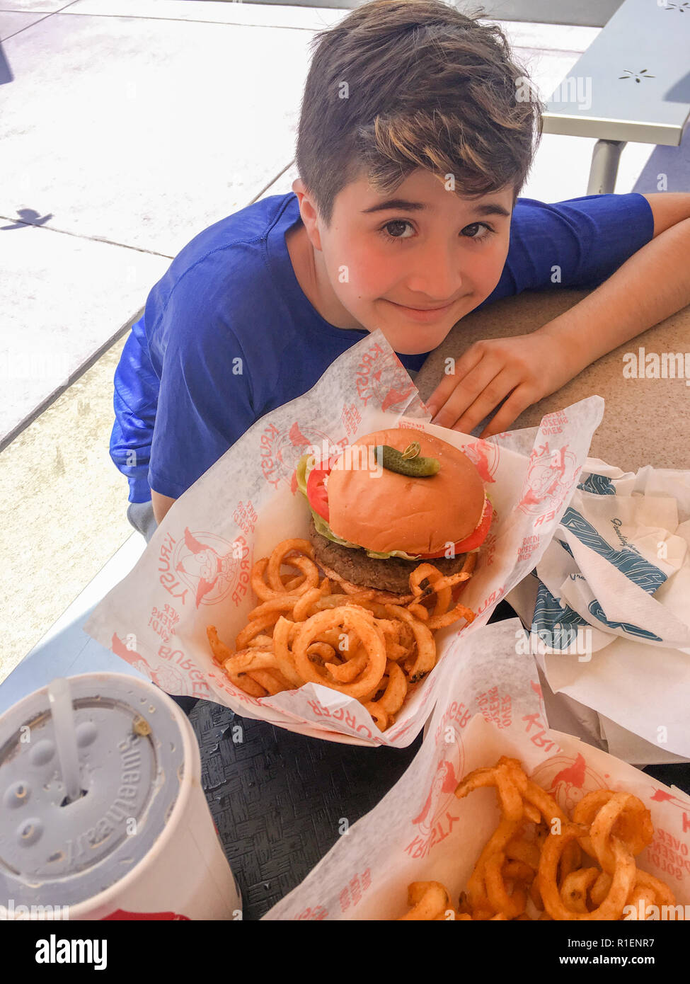 Lisa simpsons food hi-res stock photography and images - Alamy