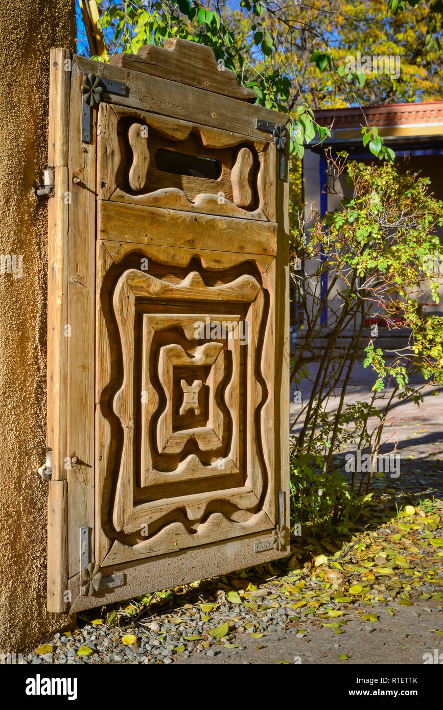Hand carved gate hi-res stock photography and images - Alamy