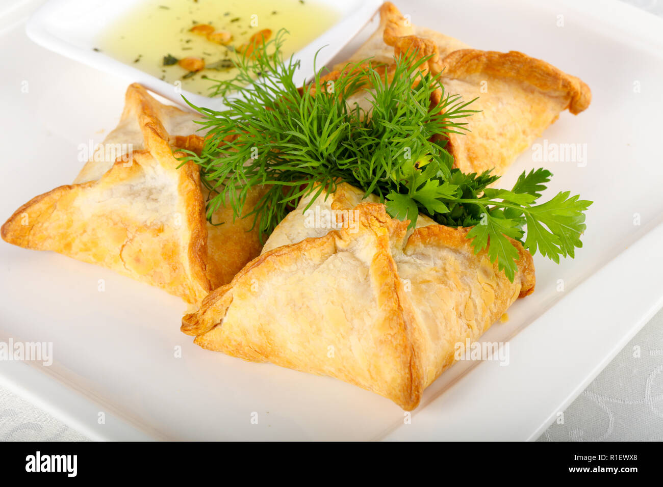 Lamb samosas hi-res stock photography and images - Alamy