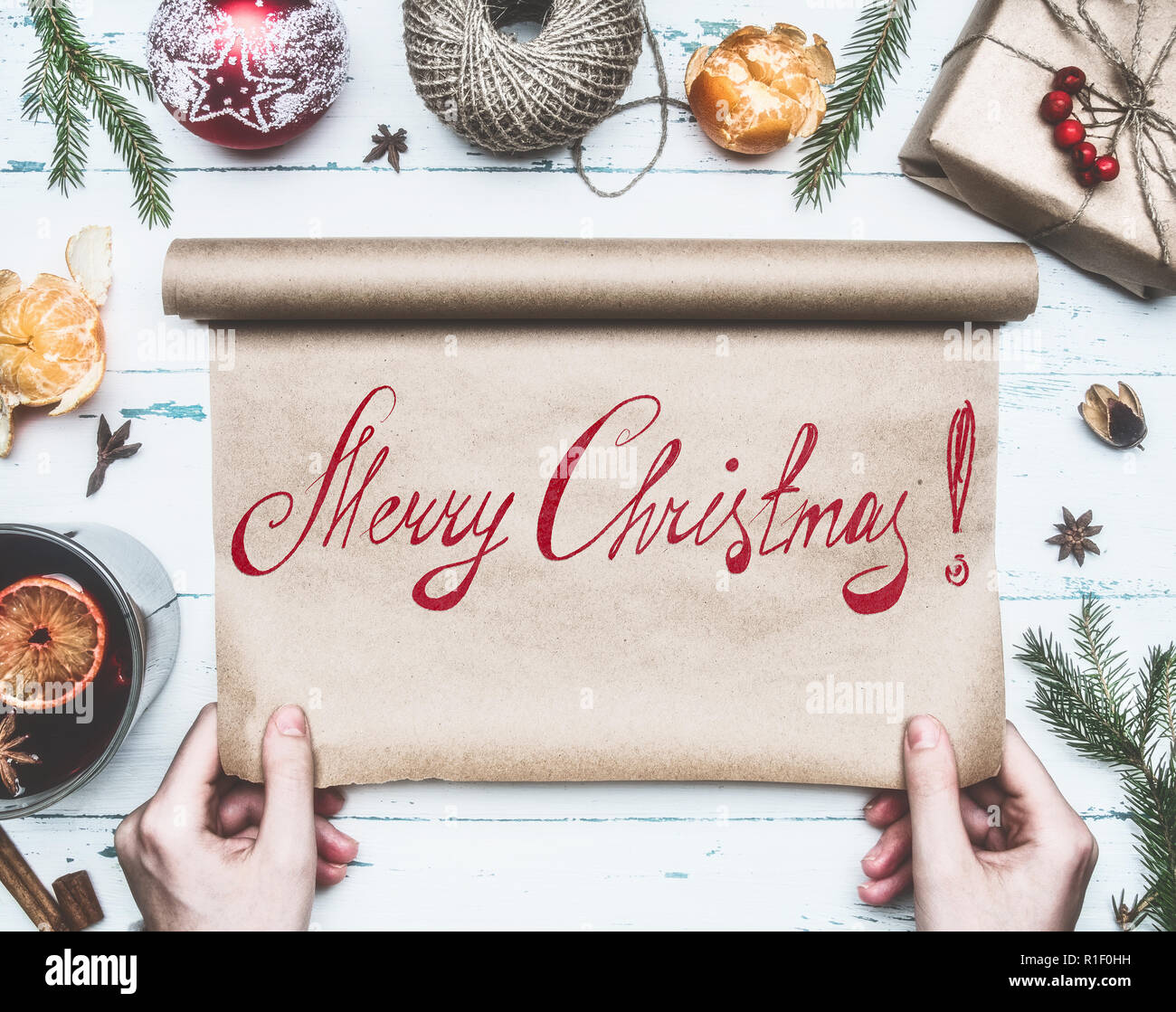 Paper toys hi-res stock photography and images - Alamy