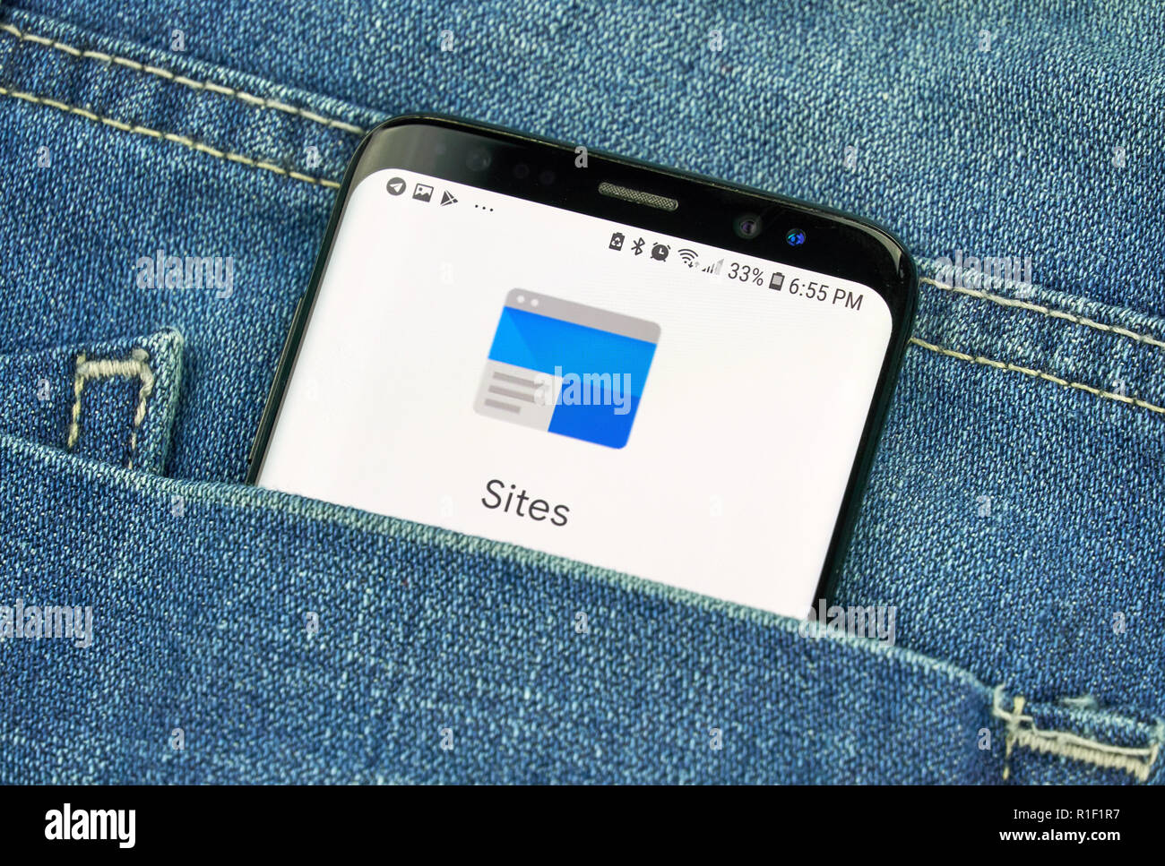 MONTREAL, CANADA - OCTOBER 4, 2018: Google Sites, creation tool on s8 ...