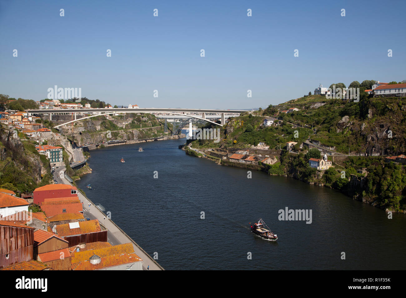 River Douro and bridges at Porto Stock Photo - Alamy