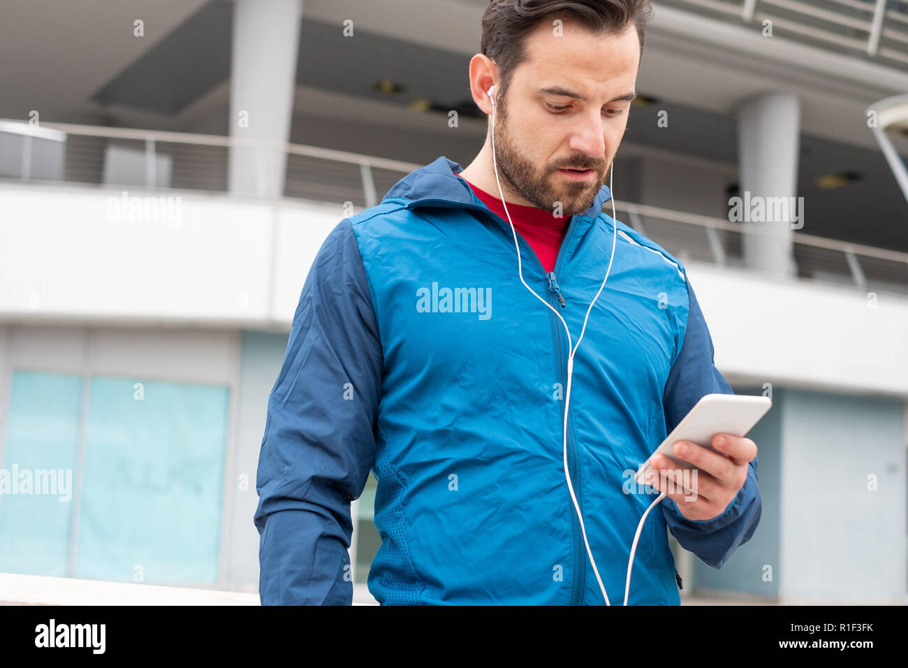 Runner sportsman hi-res stock photography and images - Alamy