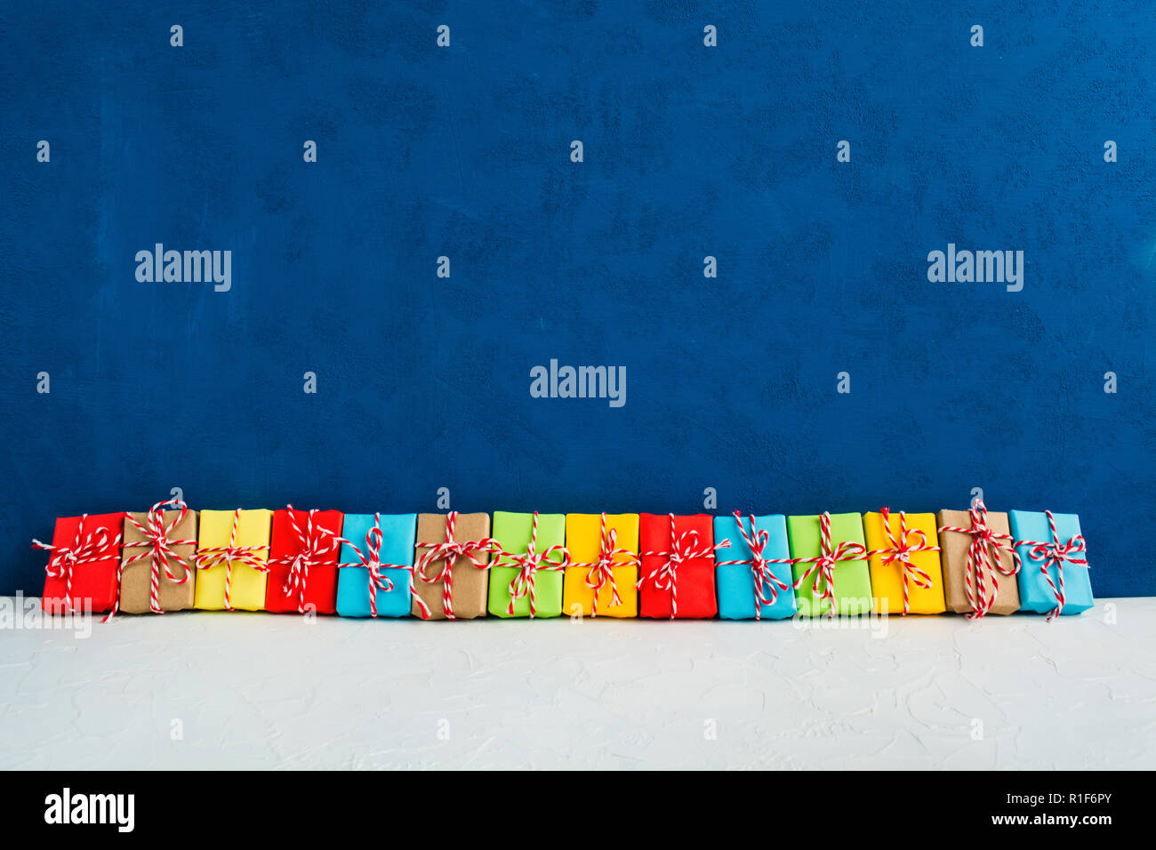 Row of gifts hi-res stock photography and images - Alamy