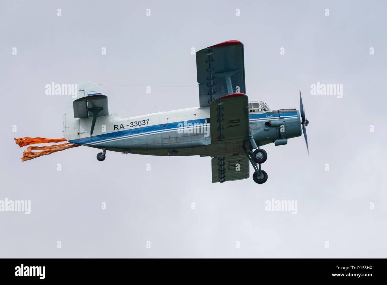 Soviet parachutists hi-res stock photography and images - Alamy