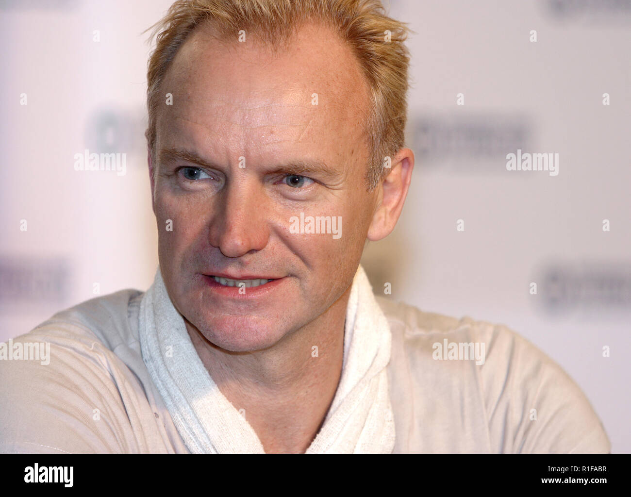 The police band sting hi-res stock photography and images - Alamy