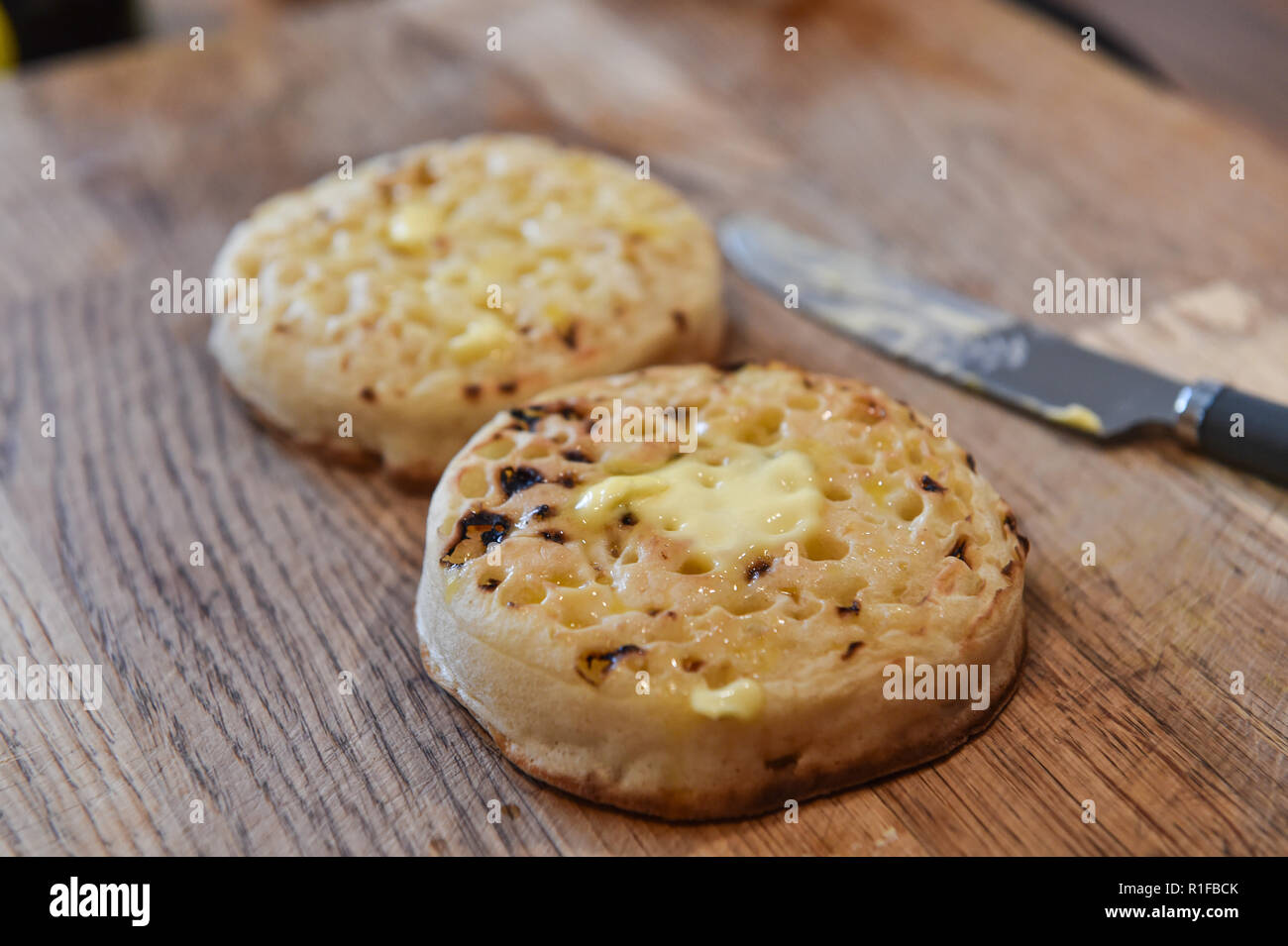 English toasted crumpets hi-res stock photography and images - Alamy
