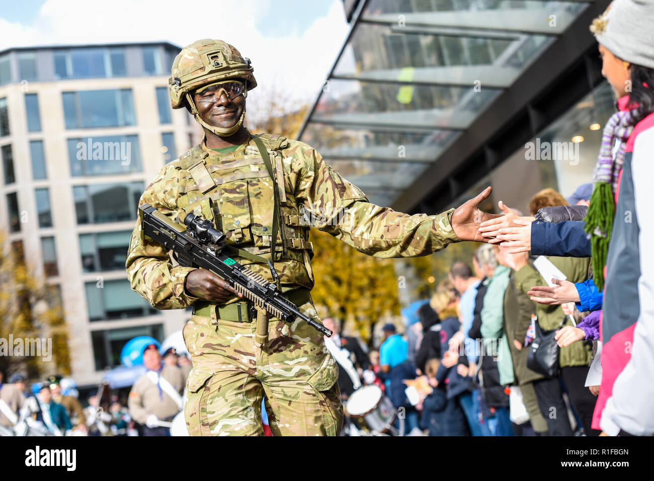 British army soldier hi-res stock photography and images - Alamy