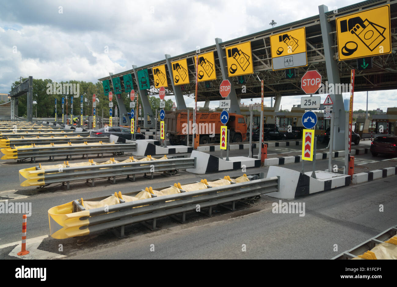 Turnpike tollgate hi-res stock photography and images - Alamy