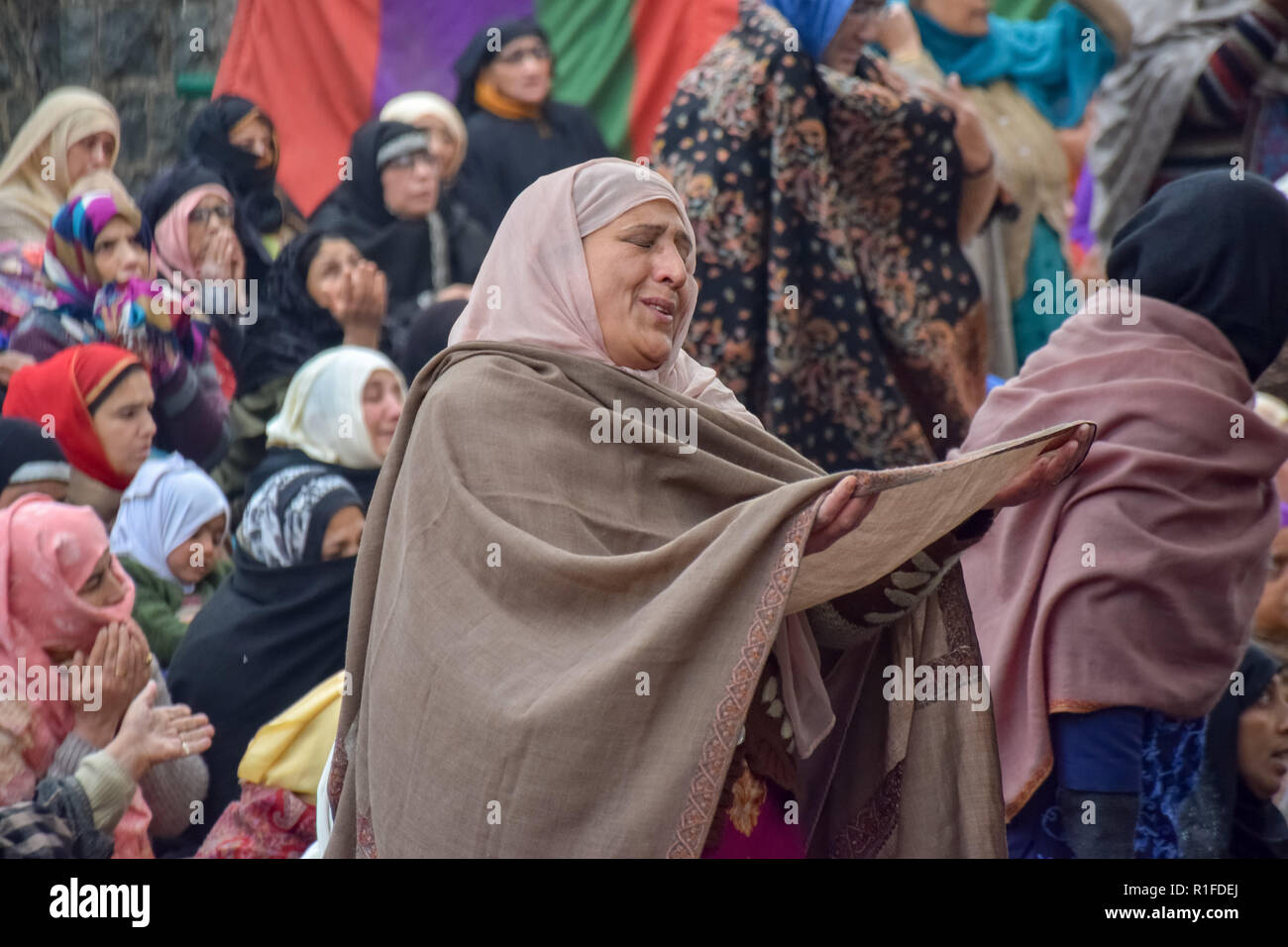 Mass prayers hi-res stock photography and images - Alamy