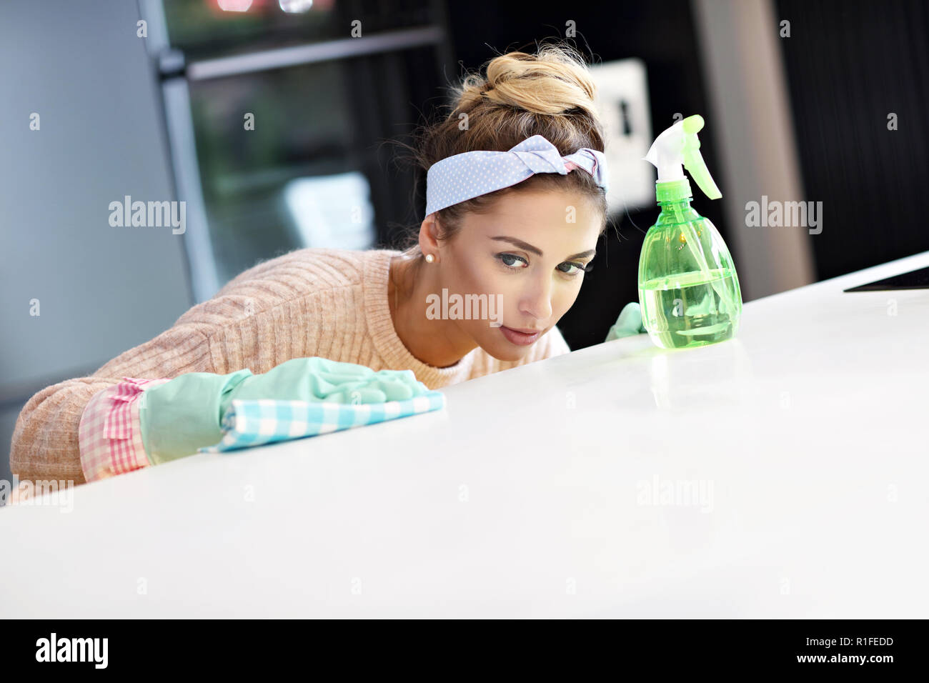 Lady cleaning kitchen table hi-res stock photography and images - Alamy