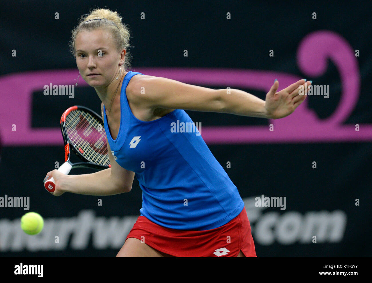 Alison riske player tennis action hi-res stock photography and images ...