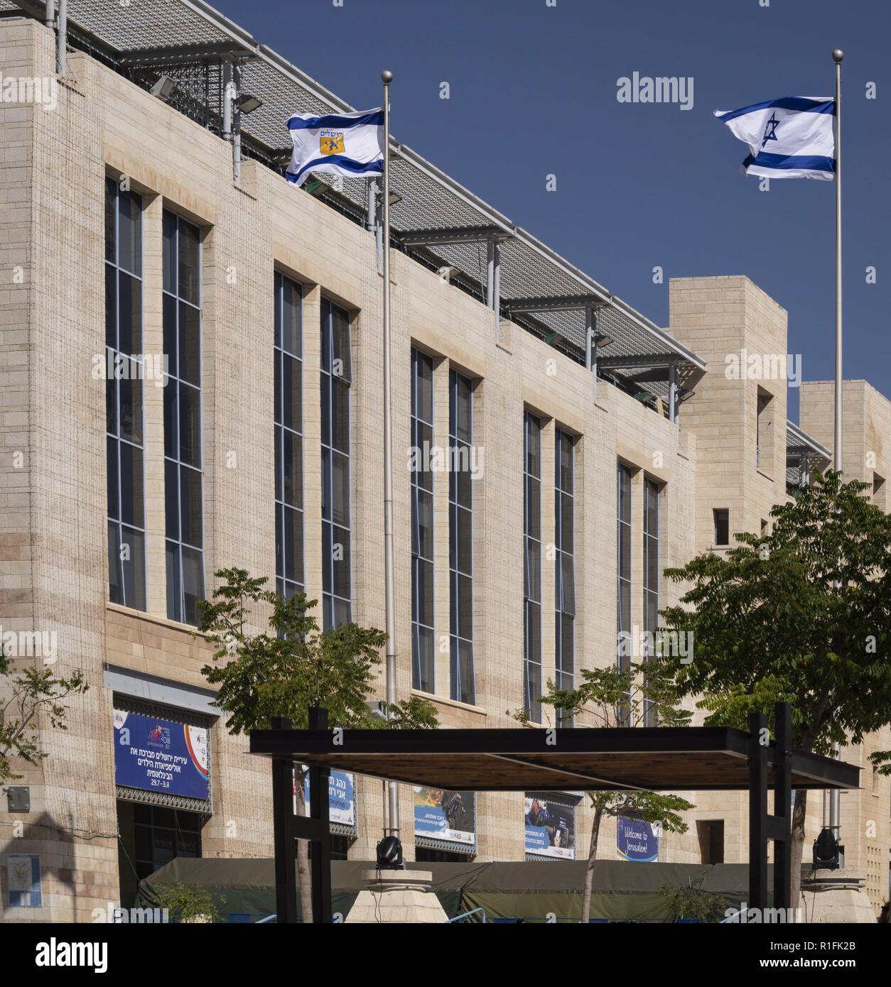 Jerusalem, Israel. 30th Oct, 2018. The city hall of Jerusalem gets a ...