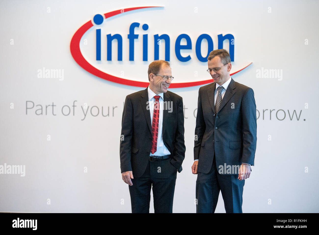 Neubiberg, Germany. 12th Nov, 2018. Reinhard Ploss (l-r), Chief ...