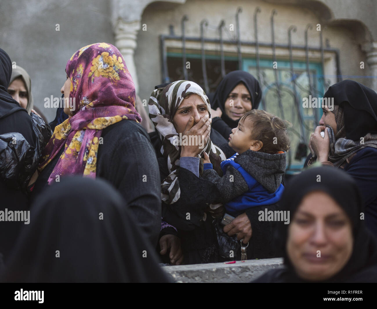 Gaza City, The Gaza Strip, Palestine. 12th Nov, 2018. Relatives of ...