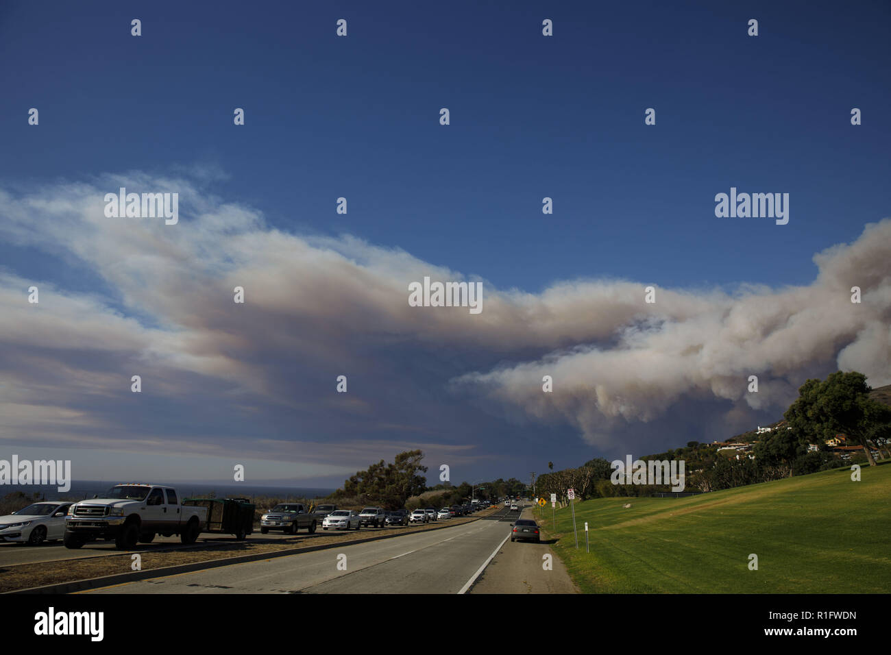 Malibu, California, USA. 9th Nov, 2018. Smoke from wildfires plumes ...