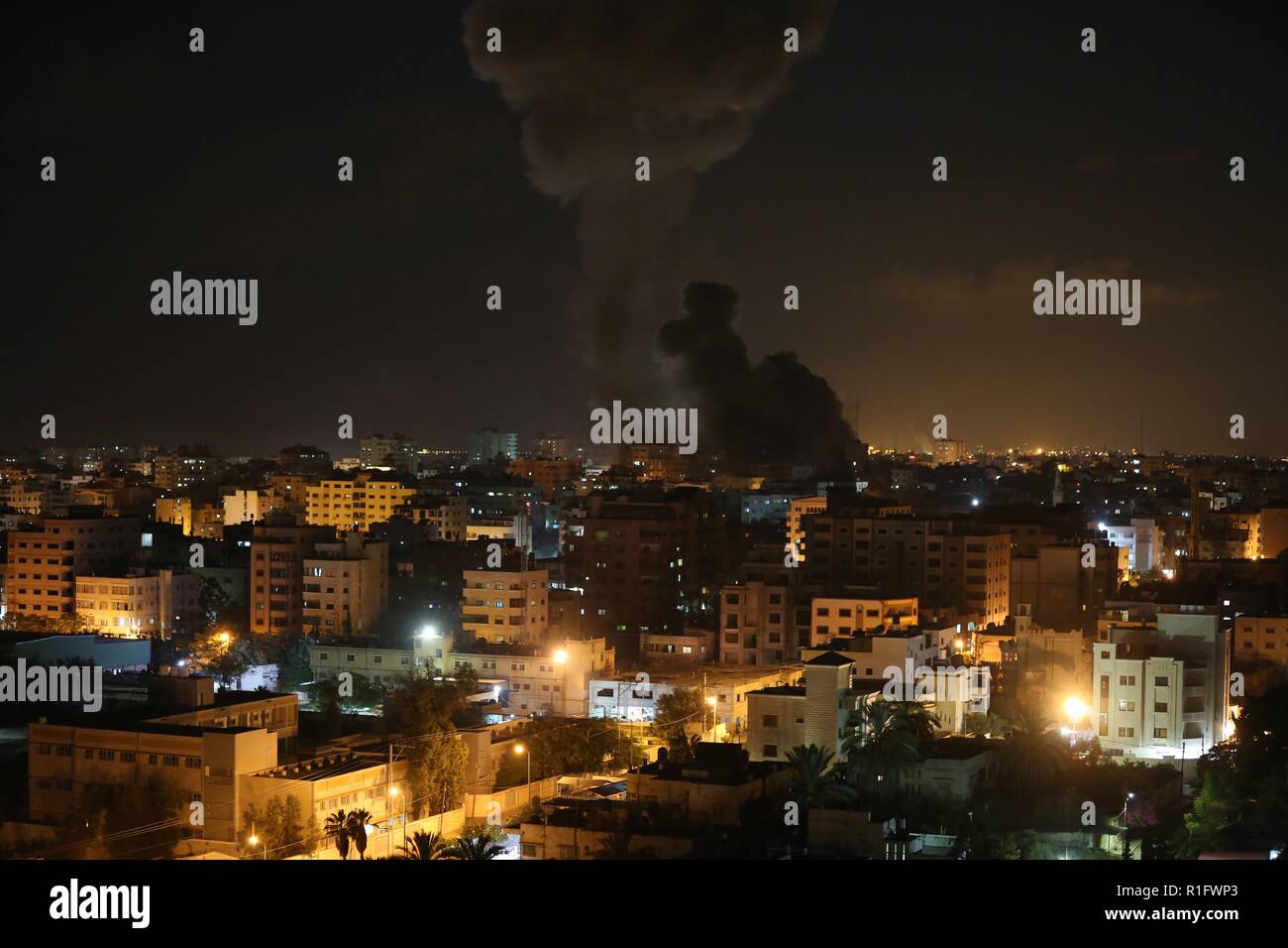 Gaza, Palestine. 12th Nov, 2018. - , shows a ball of fire and smoke ...
