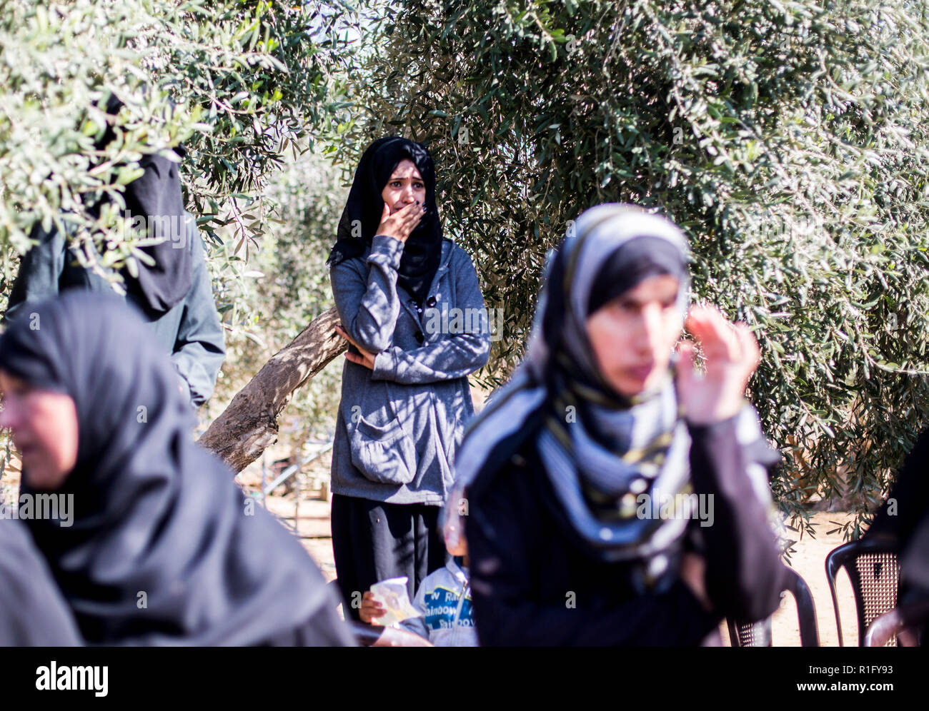 Gaza, Palestine. 12th Nov 2018. Relatives of Palestinian Mostafa Hassan ...
