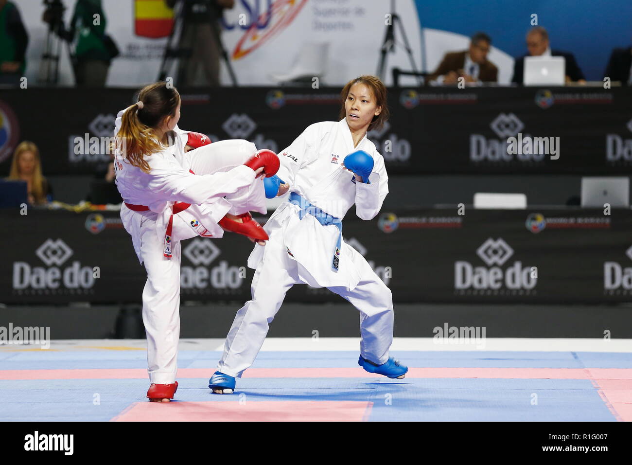 Madrid, Spain. 10th Nov, 2018. (L-R) Ivet Goranova (BUL), Sara Yamada ...