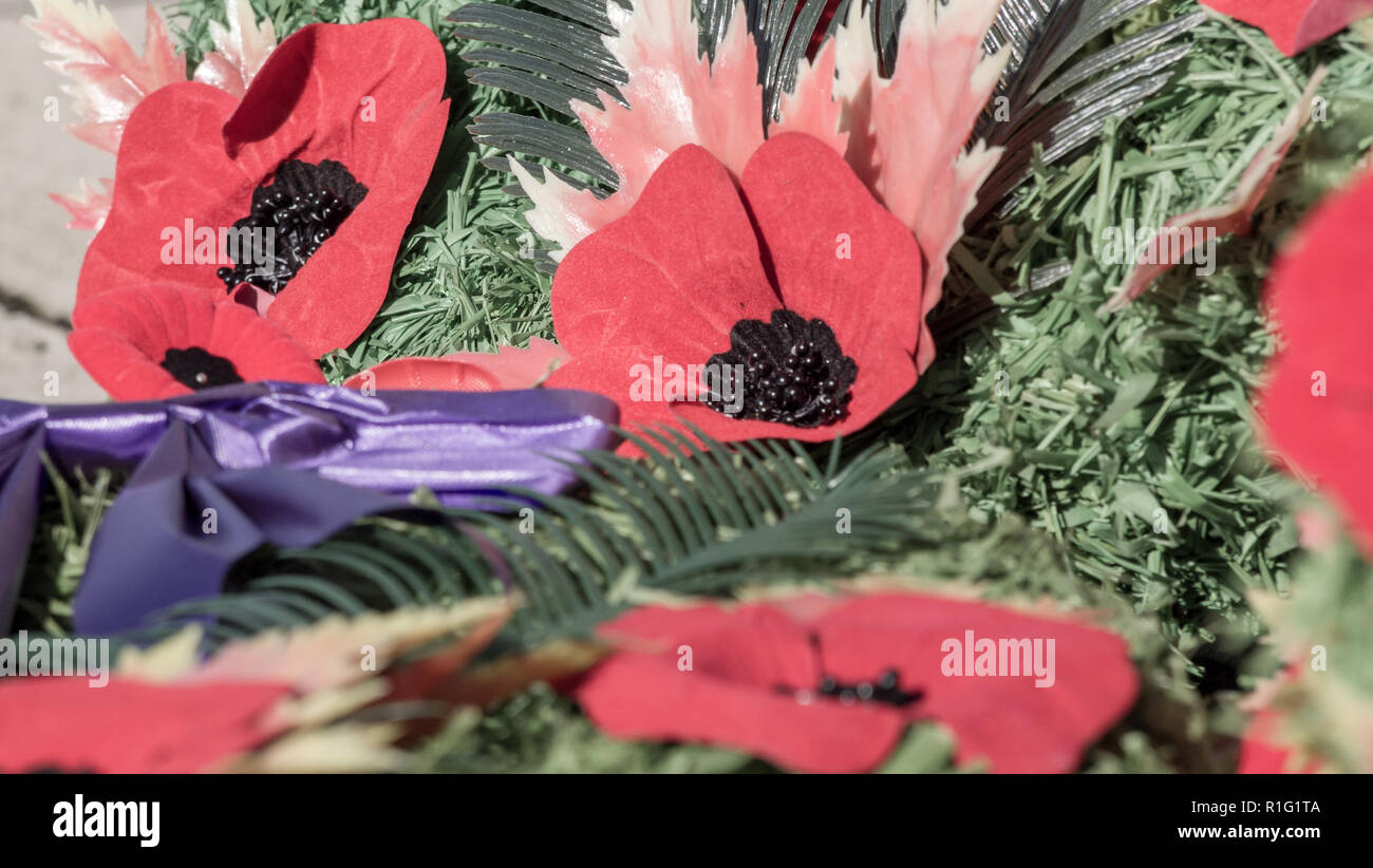 Wreath poppies remembrance hi-res stock photography and images - Alamy