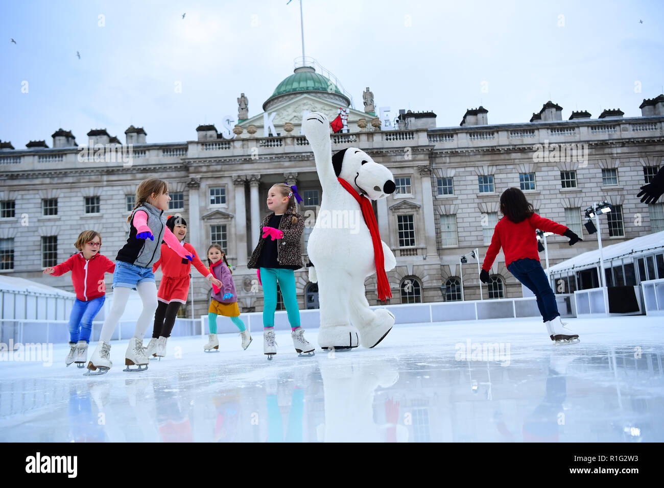 Snoopy ice hi-res stock photography and images - Alamy