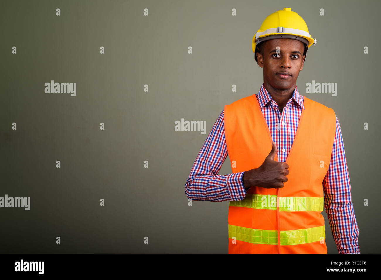 Portrait african american male worker hi-res stock photography and ...