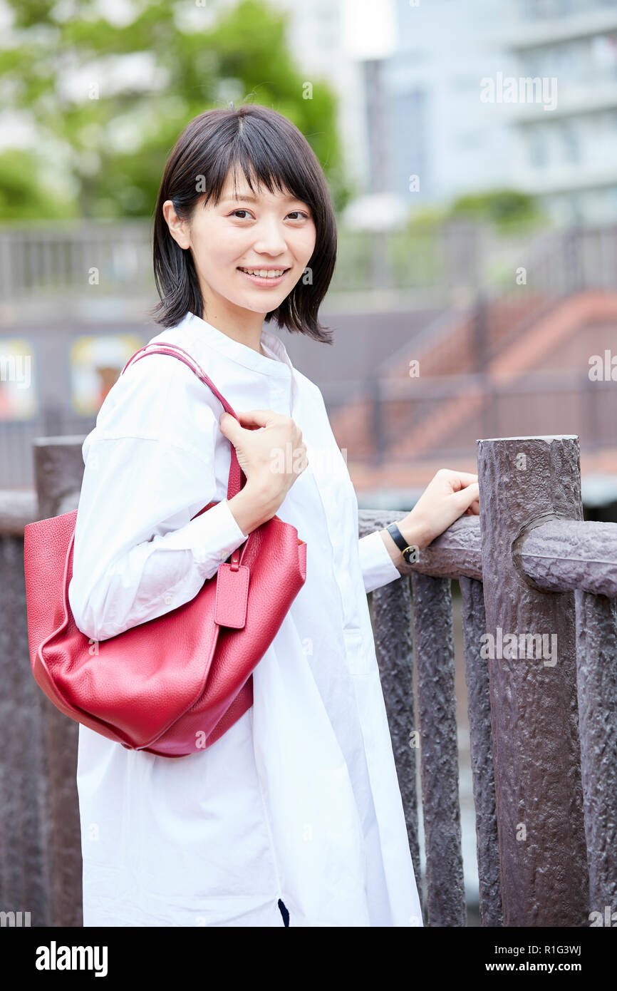Japanese woman downtown Tokyo Stock Photo - Alamy