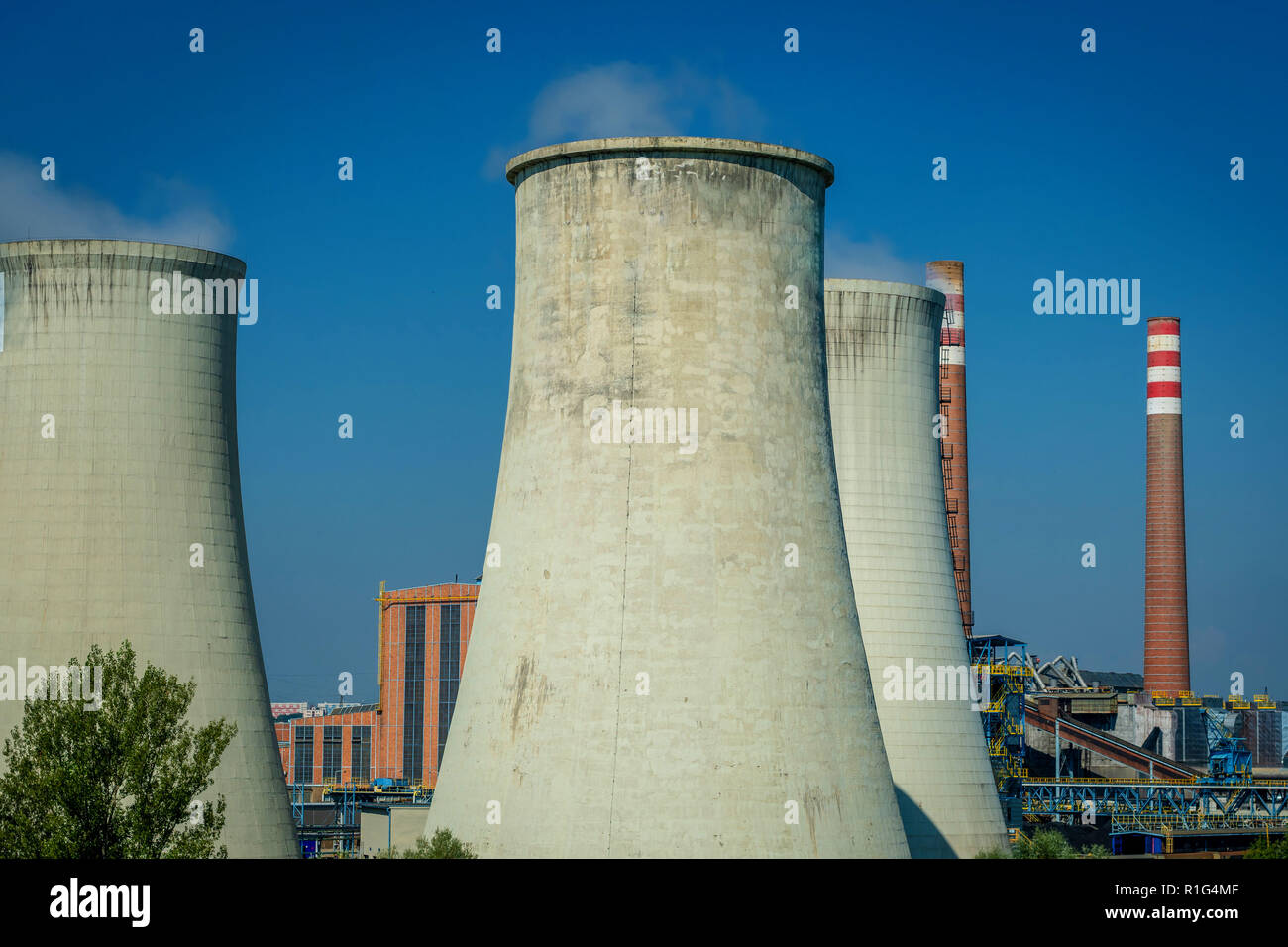 Modern power station hi-res stock photography and images - Alamy