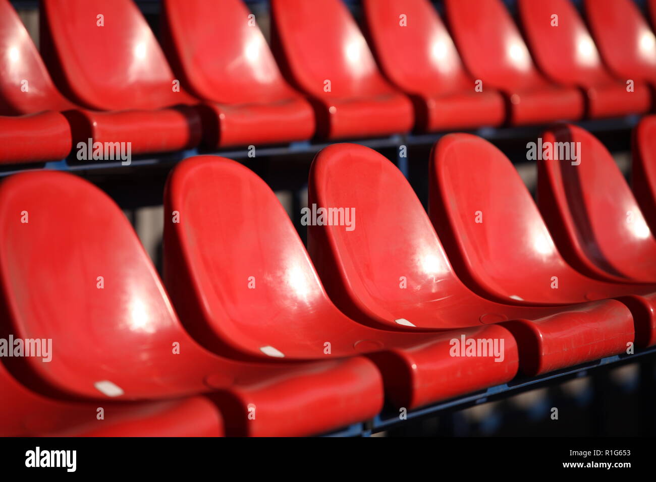 Bleacher seats hi-res stock photography and images - Alamy