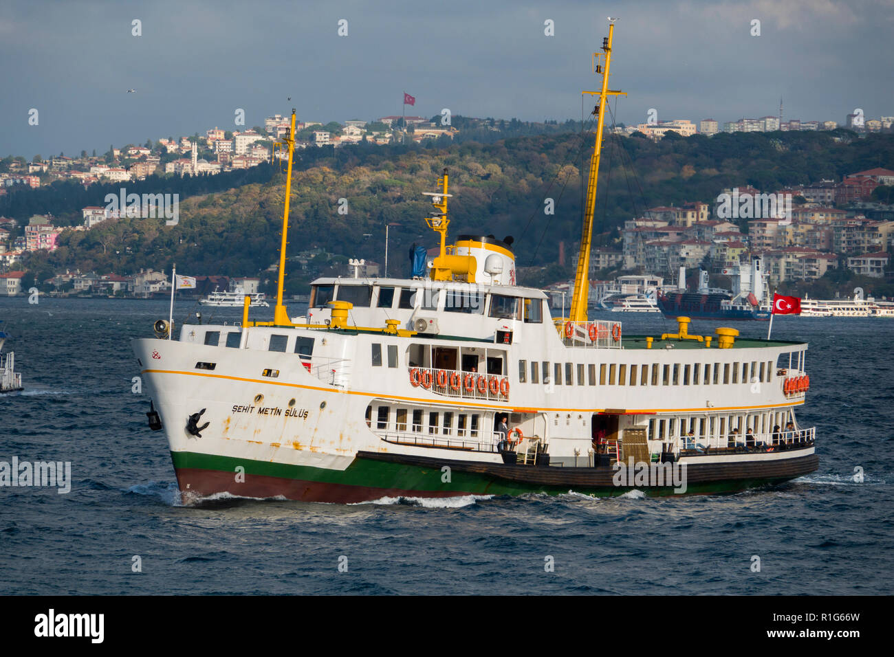 Passenger ferry on the Bosphorus in Istanbul, Turkey Stock Photo - Alamy