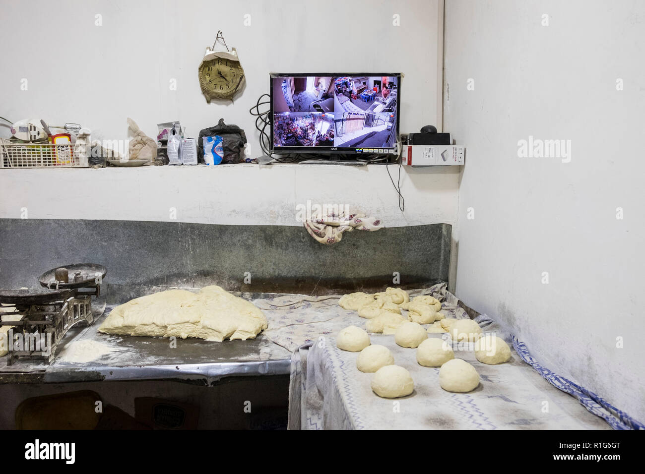 Uzbekistan, Bukhara, bakery Stock Photo - Alamy
