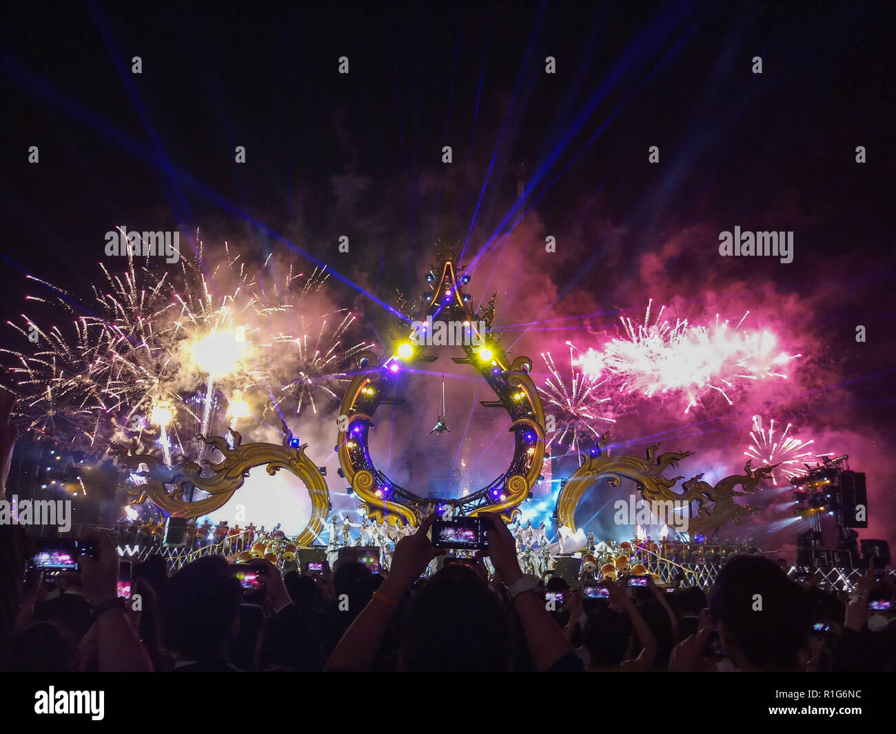 Shopping mall opening ceremony hi-res stock photography and images - Alamy