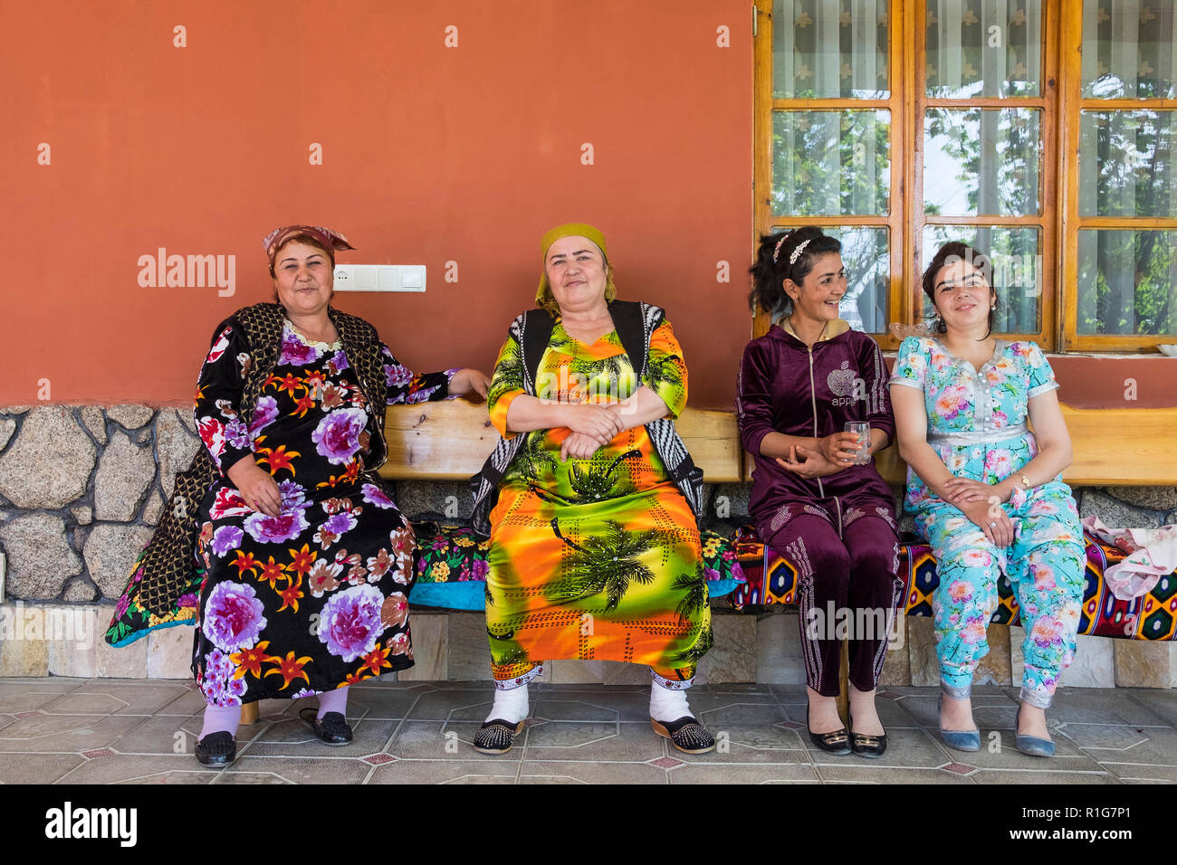 Uzbekistan, Samarkand, women Stock Photo - Alamy