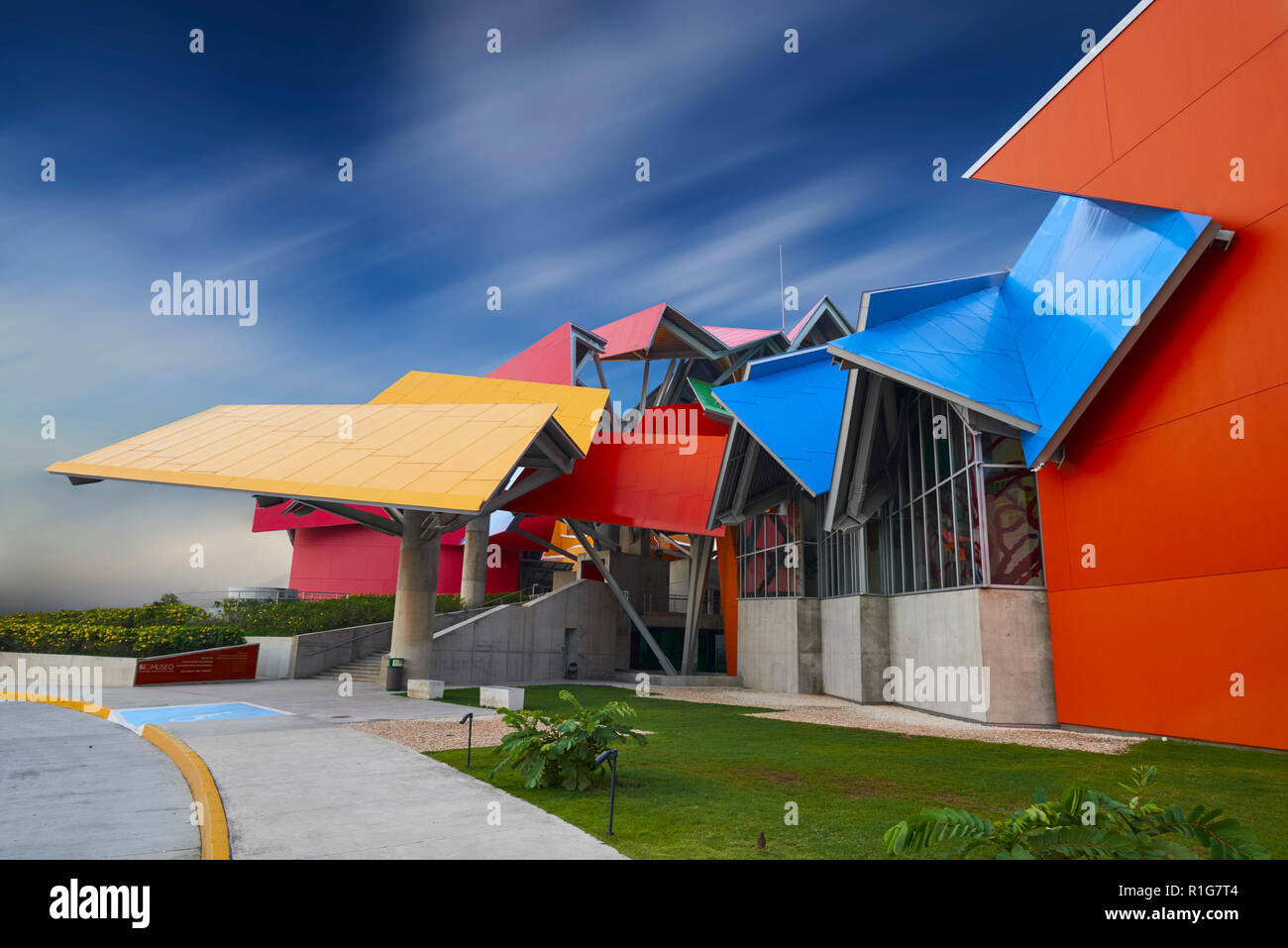 Museum biodiversidad o biomuseo panama hi-res stock photography and ...