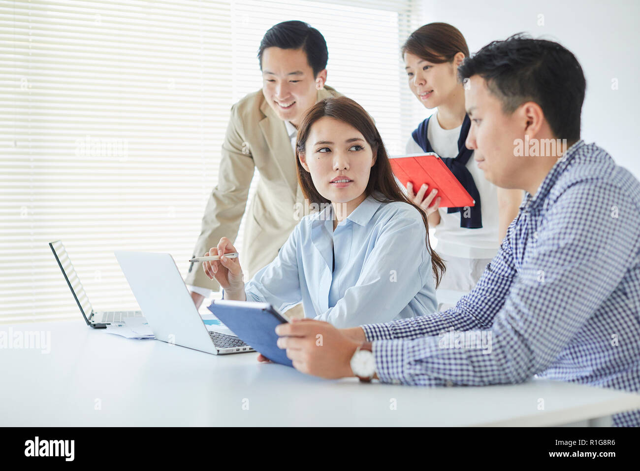Japanese business people at work Stock Photo - Alamy
