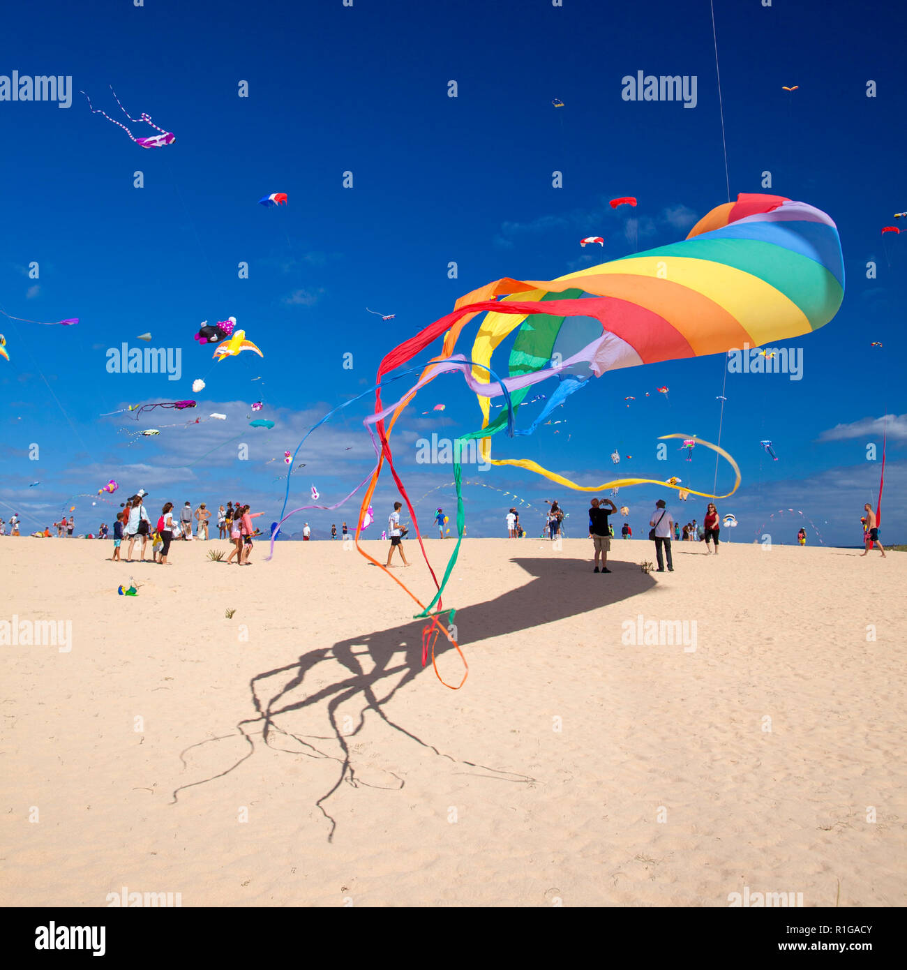 Rotating kites hi-res stock photography and images - Alamy