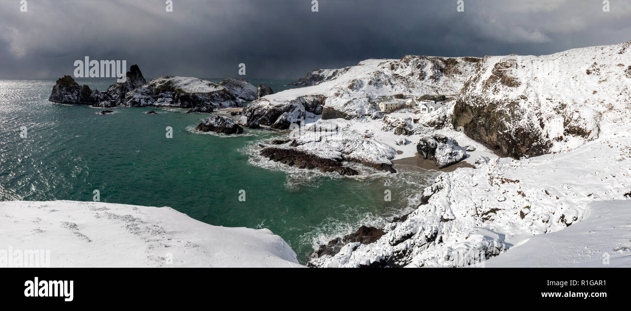 Kynance Cove; In Snow; Cornwall; UK Stock Photo - Alamy