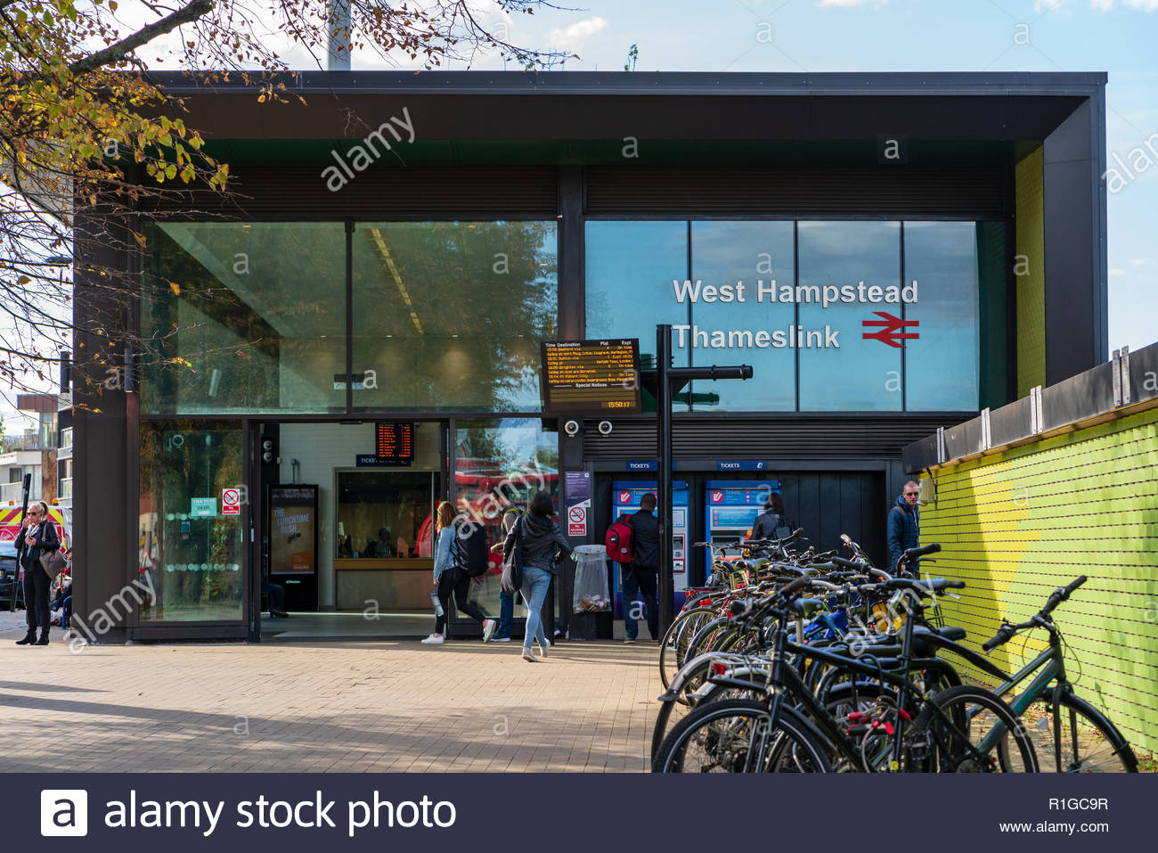 west-hampstead-thameslink-high-resolution-stock-photography-and-images