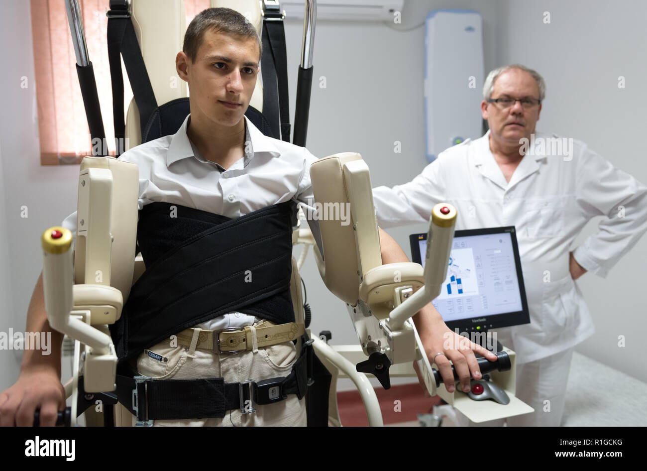 Russian patient talking with doctor, Astrakhan, Russia Stock Photo - Alamy