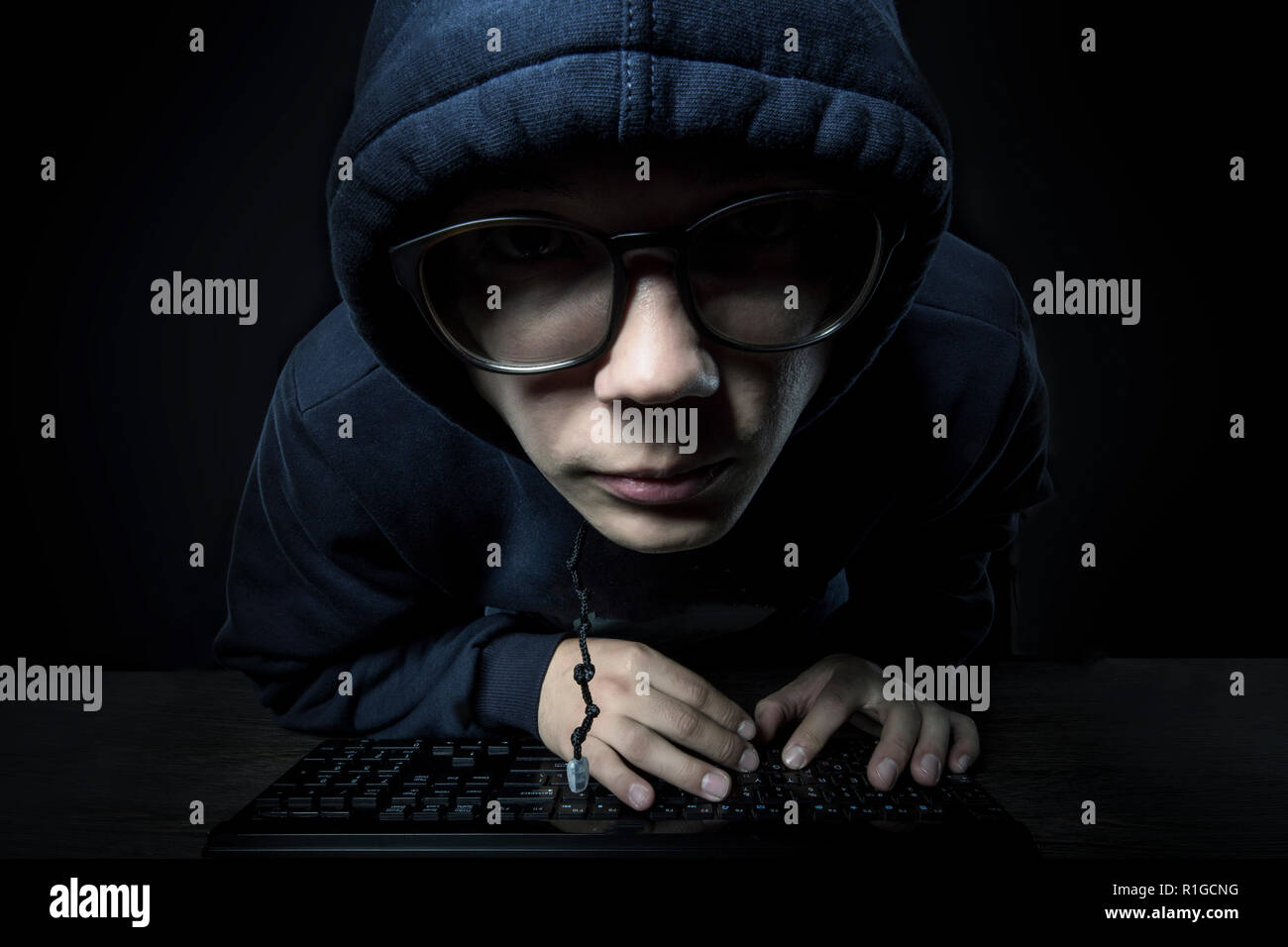 Hacker keyboard glasses hi-res stock photography and images - Alamy