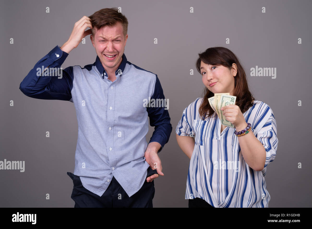 Couple and money problems hi-res stock photography and images - Alamy
