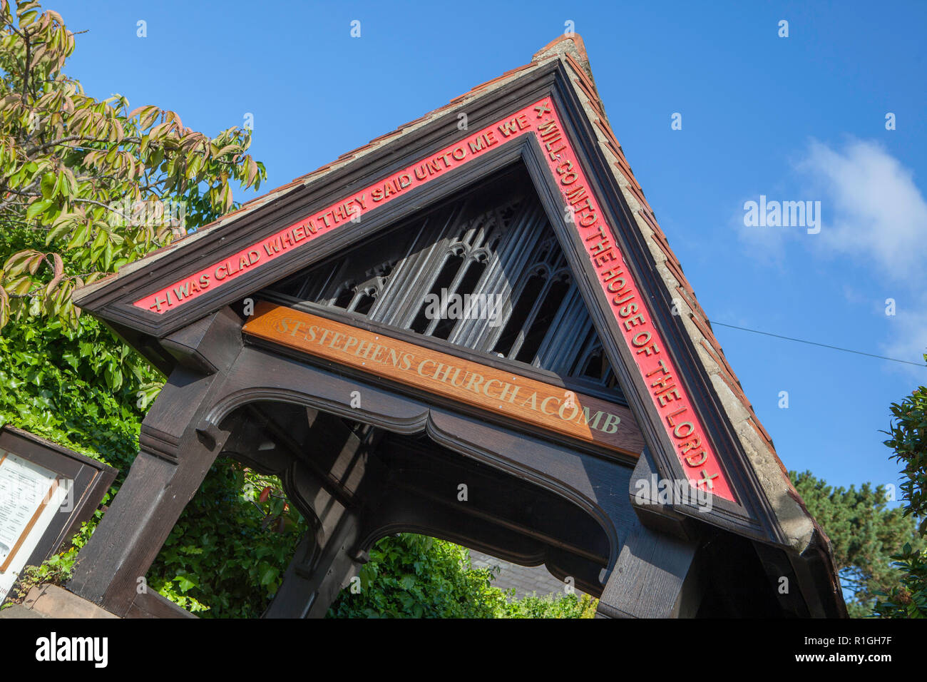 Lynch gate hi-res stock photography and images - Alamy