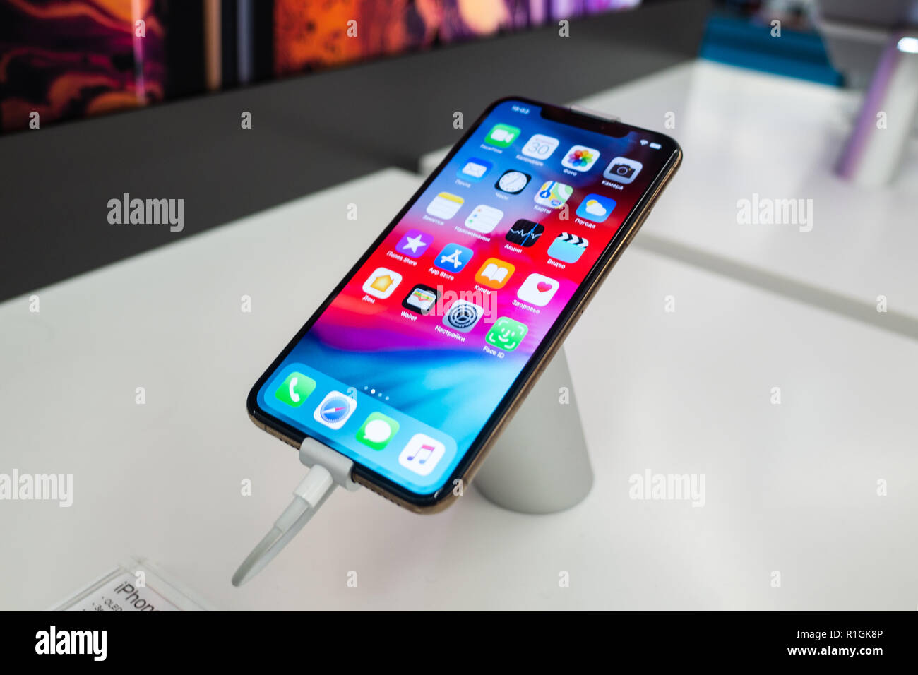 Unboxing new phone hi-res stock photography and images - Alamy