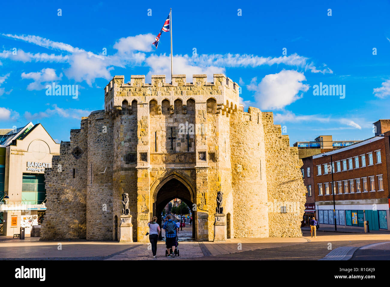 Southampton uk bargate hi-res stock photography and images - Alamy