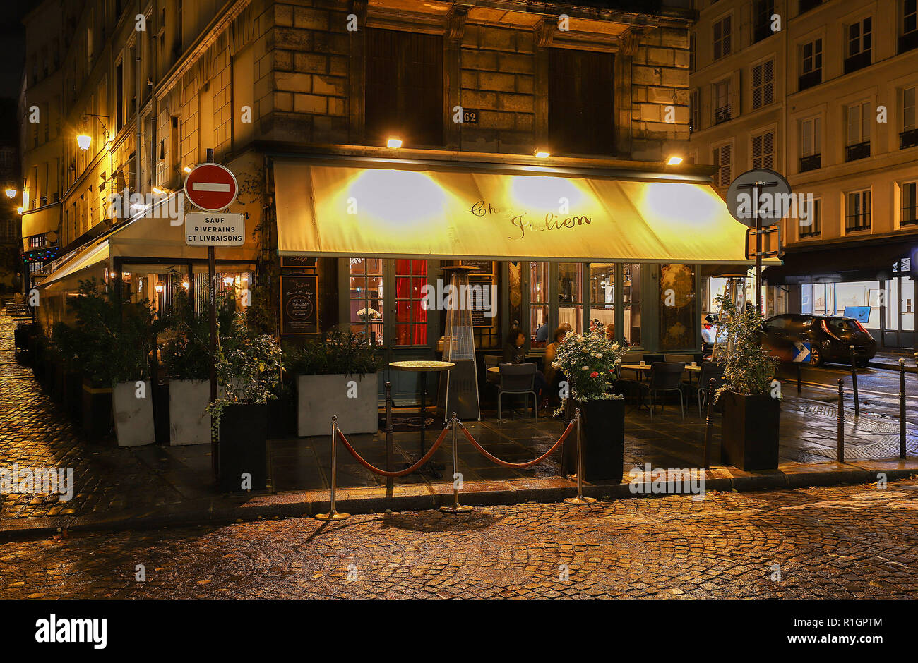 Chez julien paris hi-res stock photography and images - Alamy